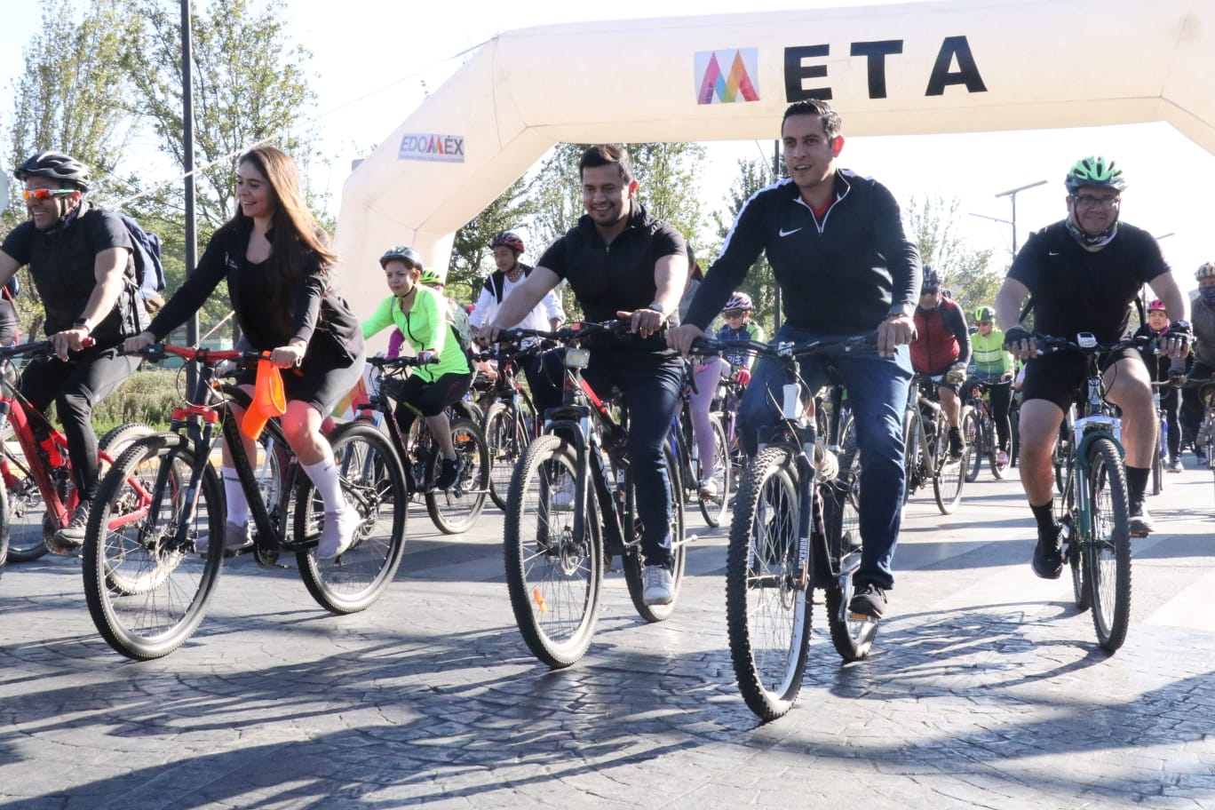 PARTICIPAN PEDALISTAS DE TODAS LAS EDADES EN RODADA CICLISTA EDOMÉX ...